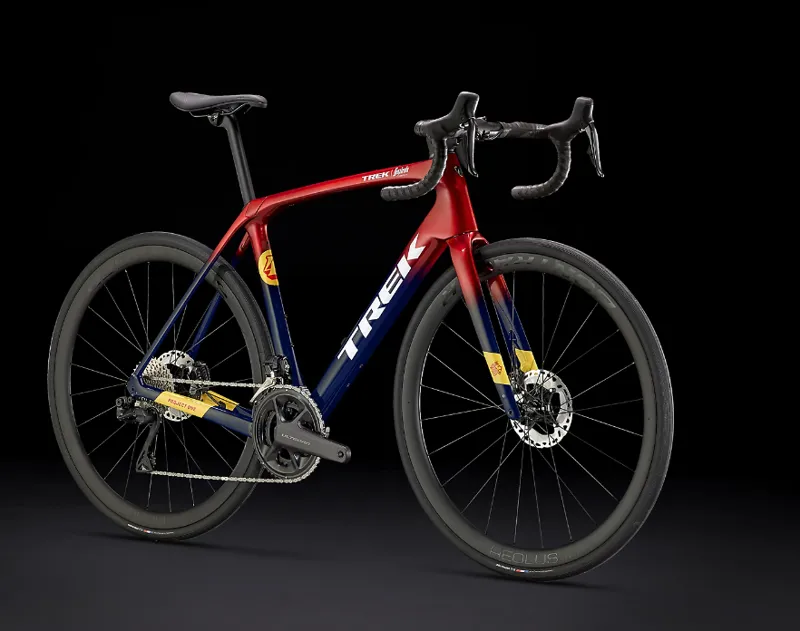 Trek: Domane SLR 7 Road Bike - Metallic Red Smoke/Blue Smoke Fade